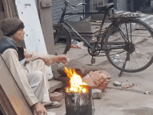 Cold wave intensifies chill in Agra, minimum temperature drops by 1.4 ...