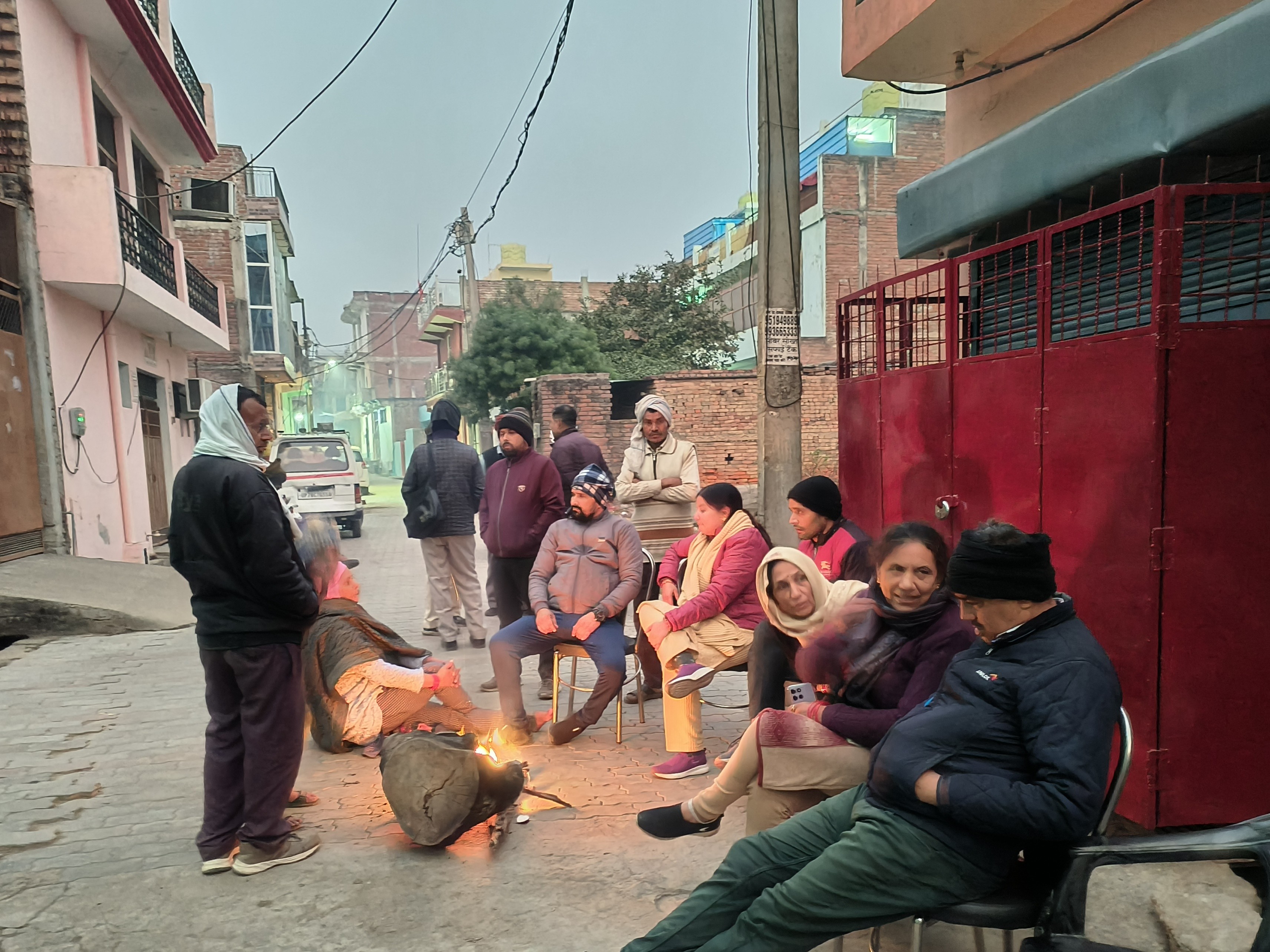 Retired Inspector's dead body found in locked room Police breaks down ...