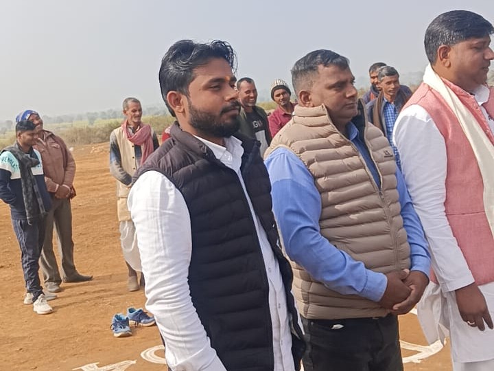 The opening match of the Parasauna Premier League was played | परसौना ...