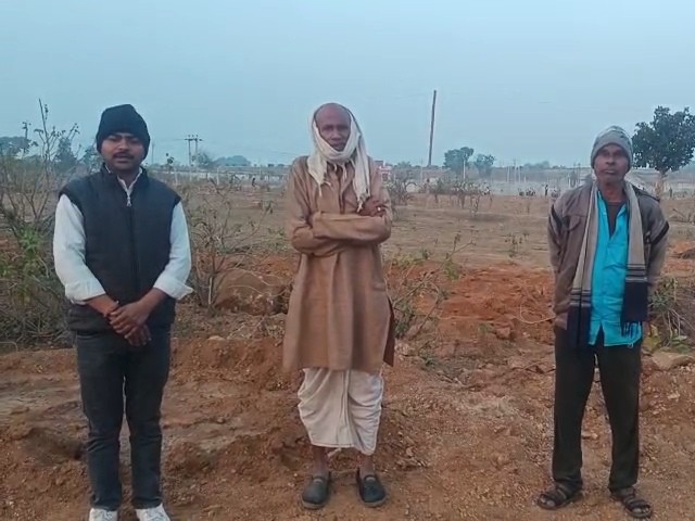Allegations of plotting on government land in Babina | बबीना में सरकारी ...