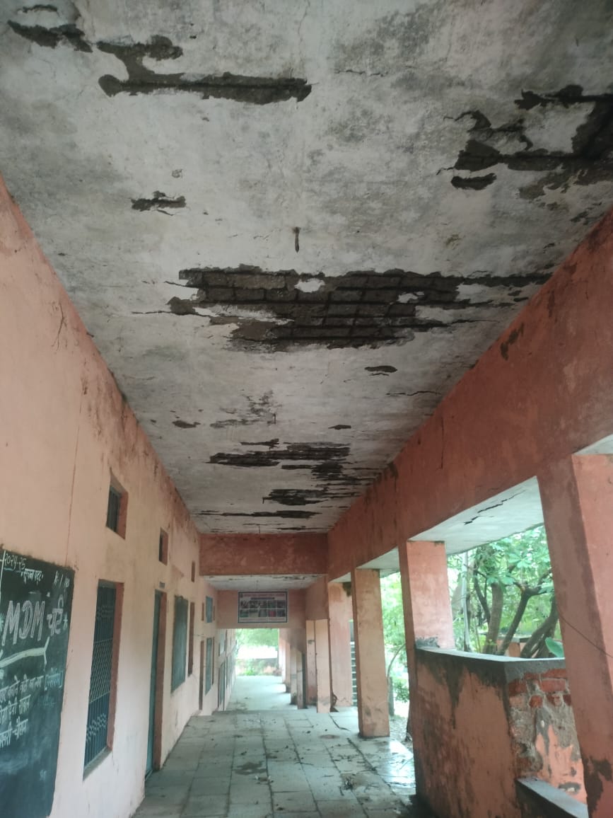 Dilapidated building: Children from 98 schools will be shifted, 86 will ...