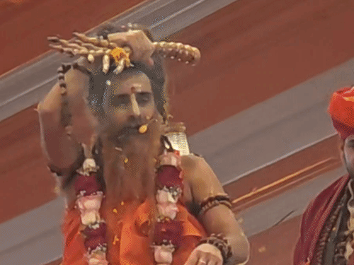 Heartbroken people find peace at Rashtra Katha pandal Sadguru Riteshwar ...