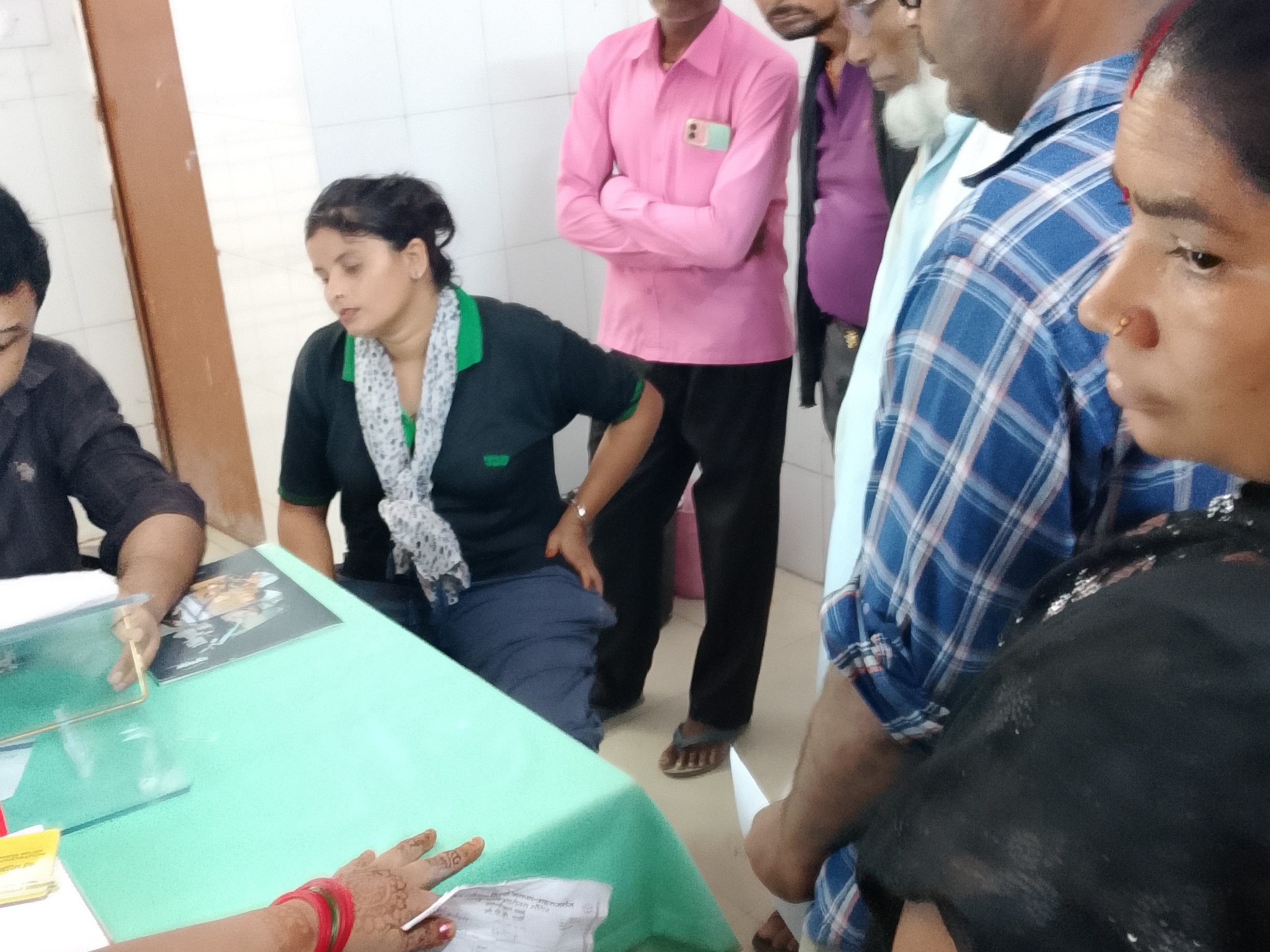 Increased number of patients in Bankati CHC | बनकटी CHC में बढ़े मरीज ...