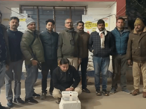 Fake doctor racket busted in Prayagraj | Man taking ₹10 lakh per MBBS ...