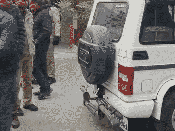 Sub-inspector caught red-handed taking ₹50,000 bribe in UP : Anti ...