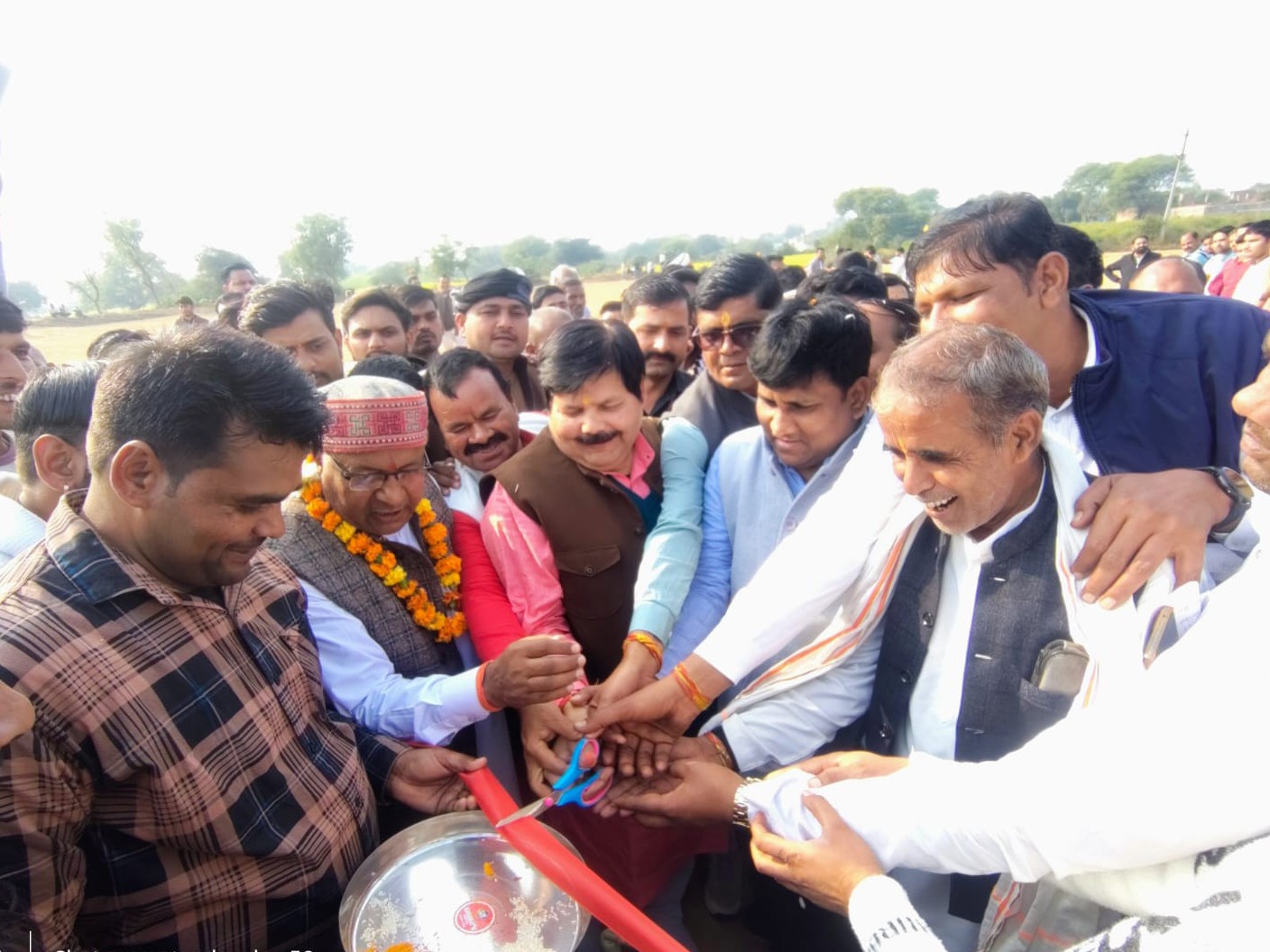 MLA Ambrish Sharma inaugurated the cricket tournament. | विधायक अम्बरीश ...