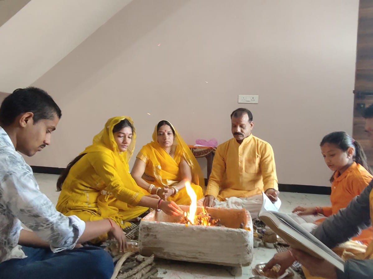 Gayatri Yagna was performed in 135 houses of Akodia. | अकोदिया के 135 ...