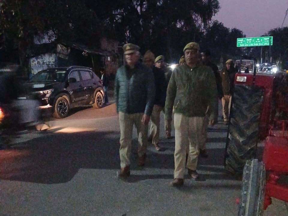 Jaria police increased security in Hamirpur | हमीरपुर में जरिया पुलिस ...