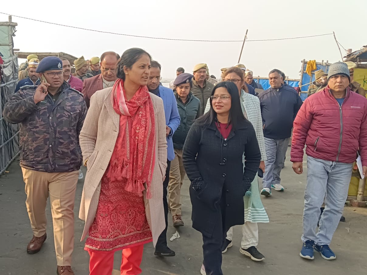 DM-SP inspected Tigri Ghat in Gajraula