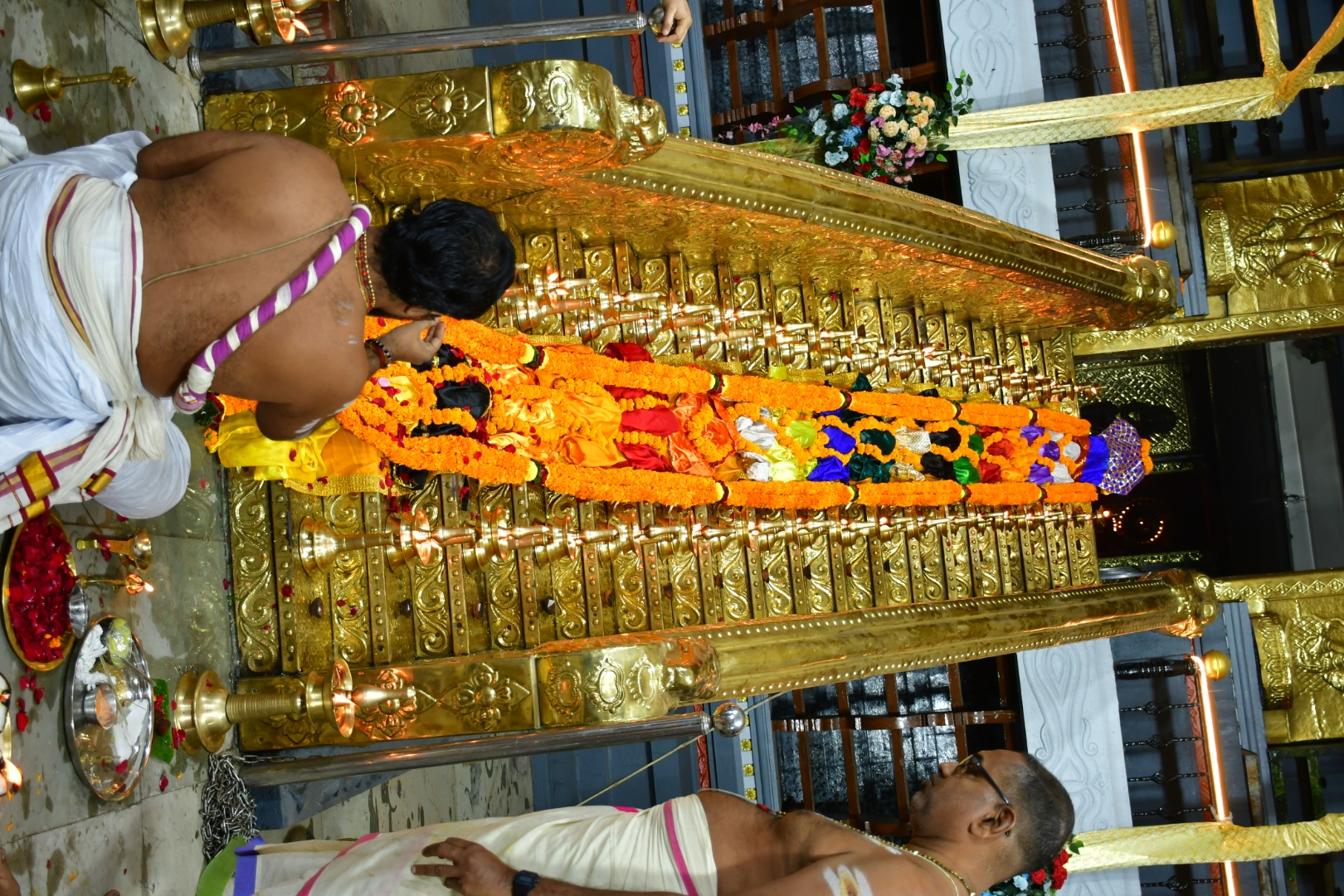 Padi Pooja: Worship of the sacred 18 steps at Ayyappa temple on the ...