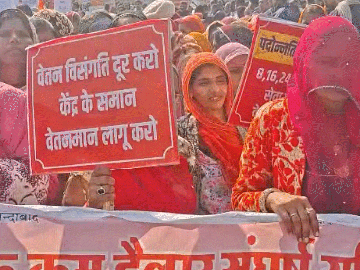 government employees murga pose protest jaipur dancing rally against ...