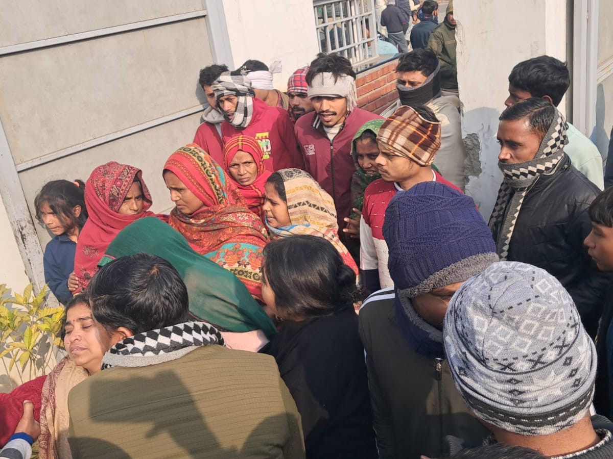 Badaun: Three security guards fall unconscious at a mint factory ...