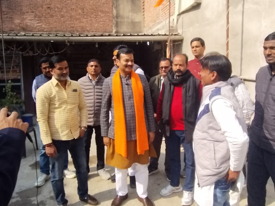 Former Minister Safe in Lucknow-Ballia Accident; Trailer Hits Car ...