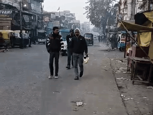 City Cold Wave Fears Rise; Fog & Drizzle Expected, 31 Trains Delayed