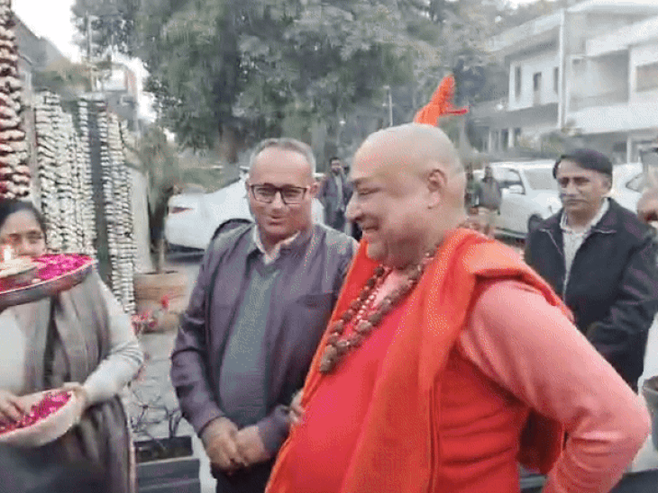 Shankaracharya Swami Rajrajeshwarashram in Agra: Power Not Needed for ...