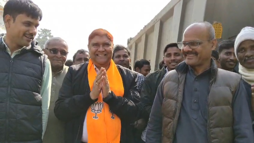 Nalanda BJP Dahi-Chura Event: Tej Pratap Welcomed; Lalu Bharat Ratna ...