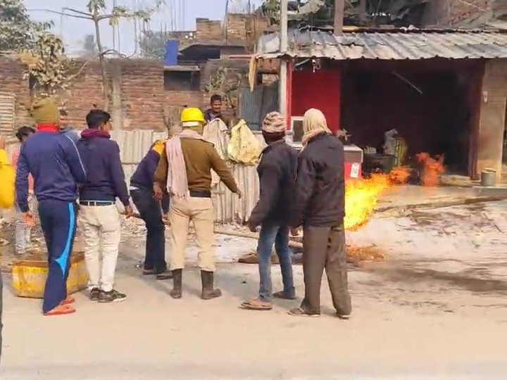 Arraria Gas Cylinder Fire | Locals Aid Shop Owner