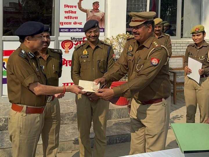 Unnao Police Rewarded Rs 10,000 for Recovering Missing Children
