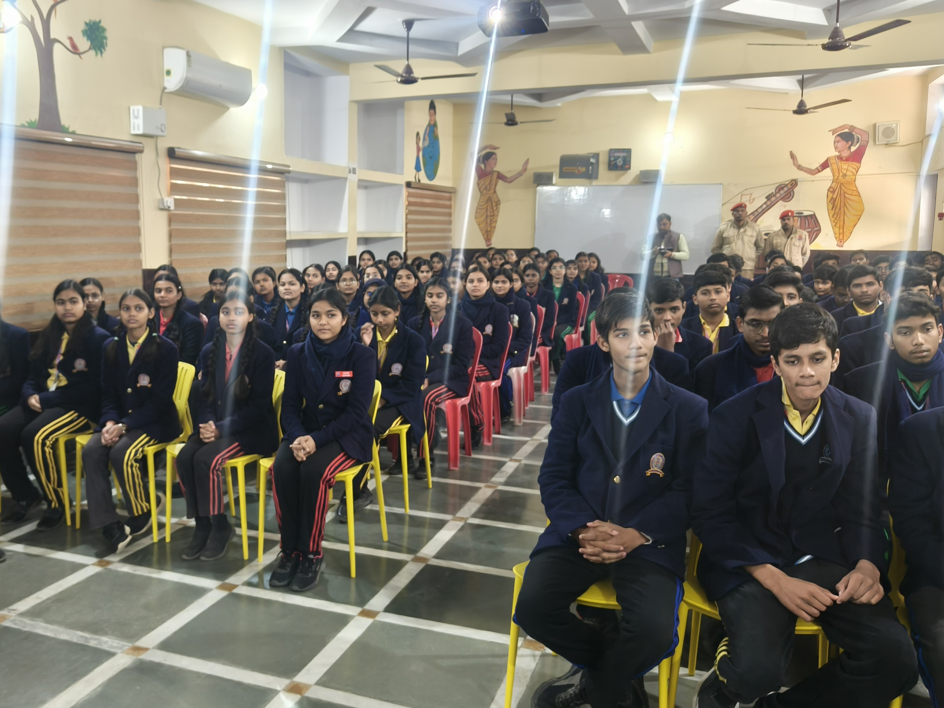 Mau Chandrapublic School Traffic Rules Awareness | SP Shyam Sundar Pandey