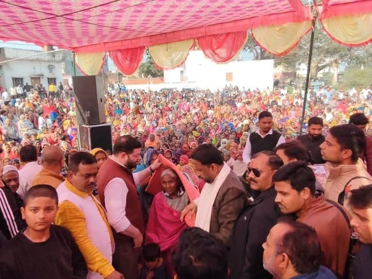 Bhagwantnagar Khichdi Bhoj & Blanket Distribution Showcases Social Harmony