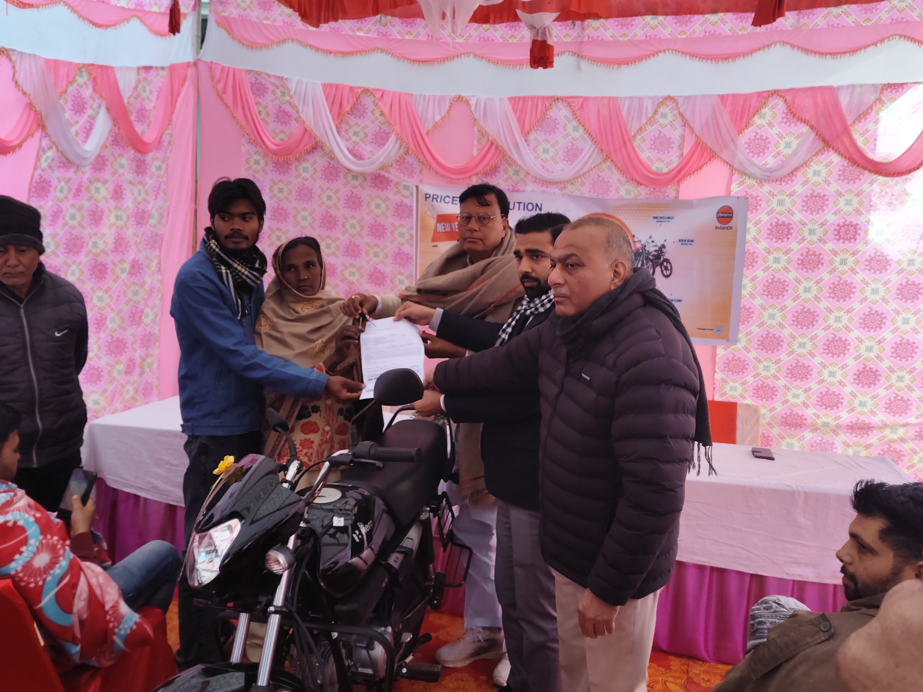 Maheshpur Petrol Pump Winner Gets Bike Key | Indian Oil Scheme