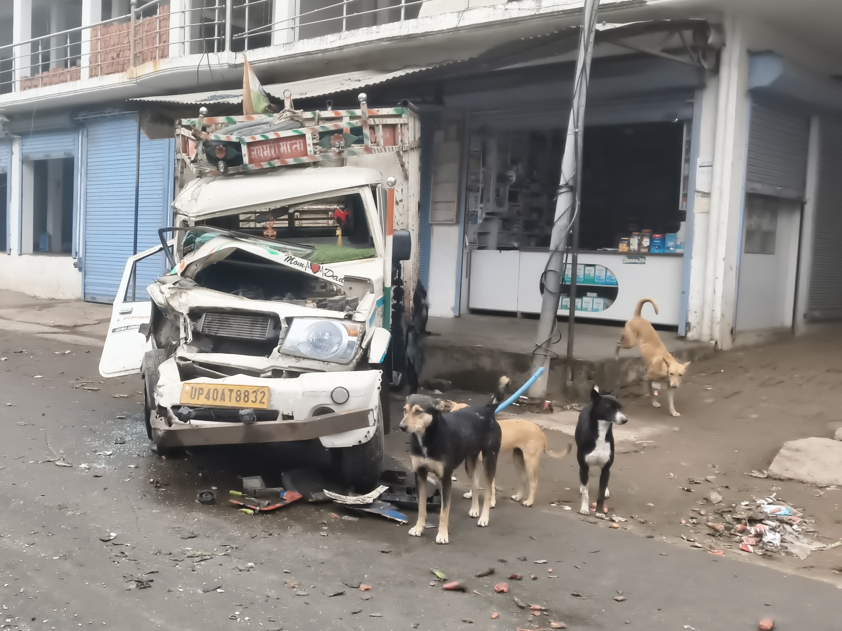 Barabanki Fog Accident: Pickup Van Damaged, Driver Flees