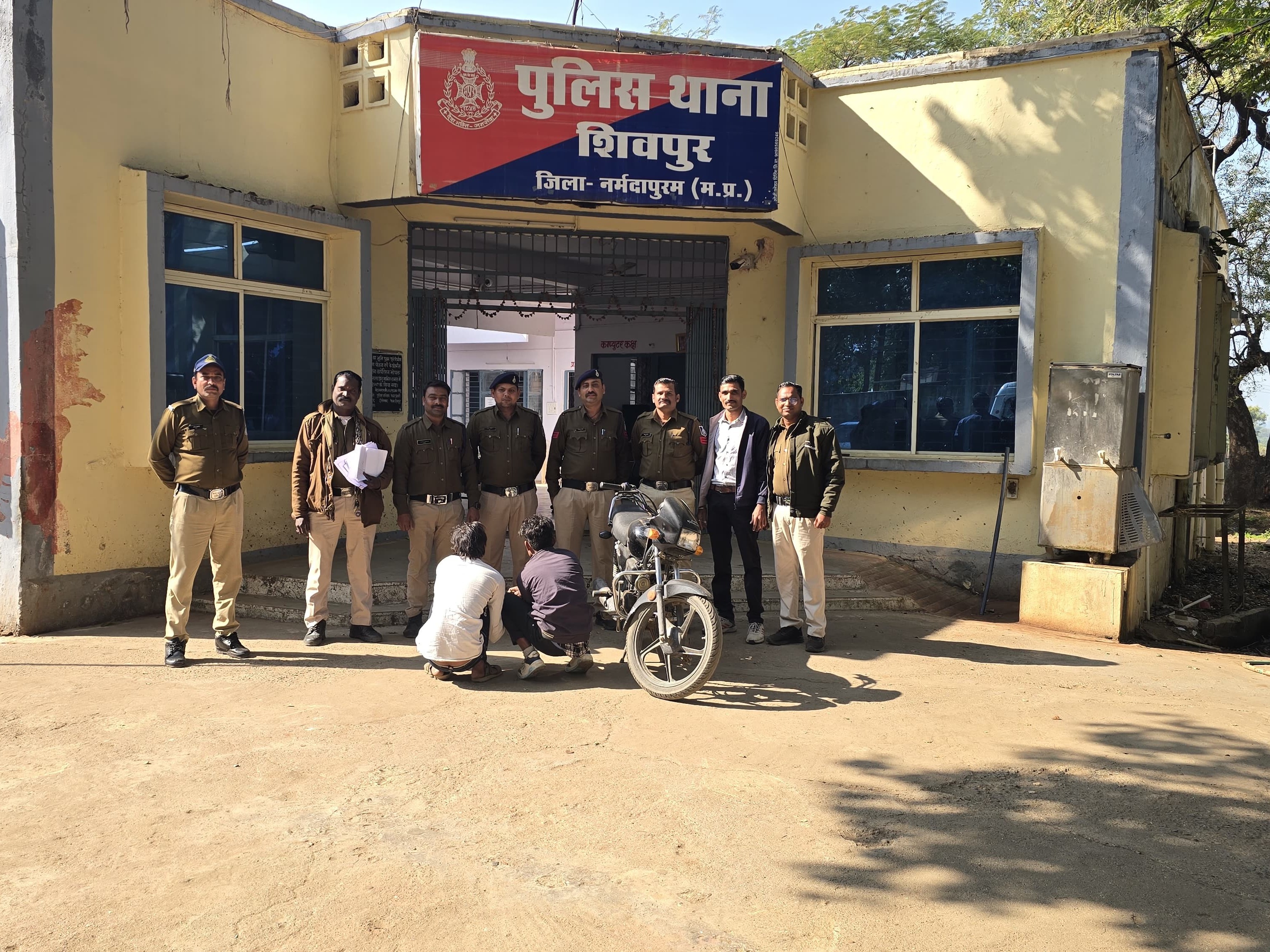 Shivpur Police Crack Bike Theft, Two Arrested & Motorcycle Recovered