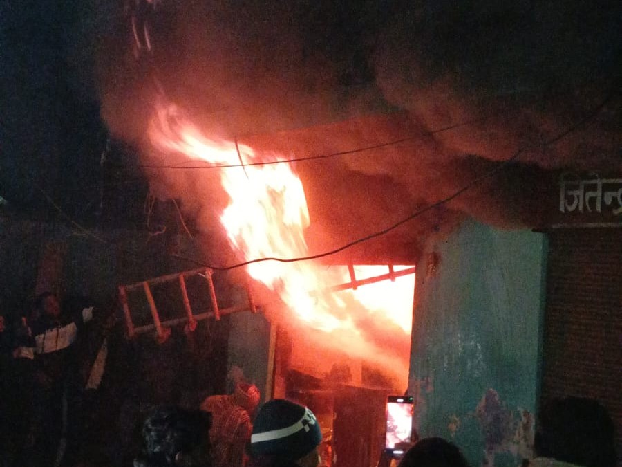 Mawanna Electronic Shop Fire | Short Circuit Causes Lakhs in Damage