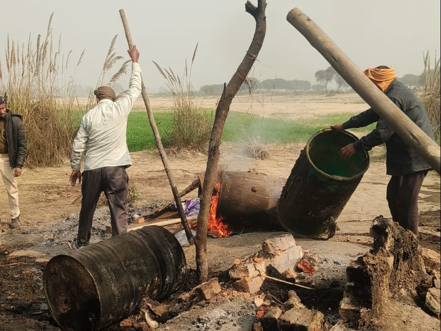 Vaishali Police Seize 25,000 Liters Illicit Liquor, Destroy 5 Stills