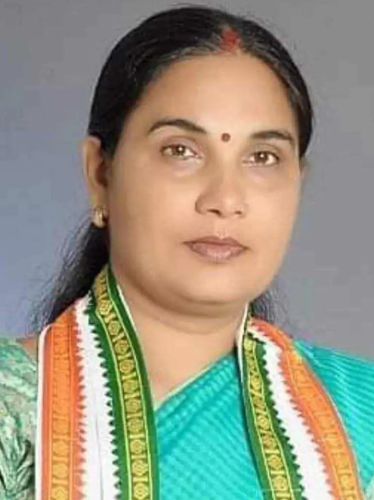 Rashmi will be sworn in as the new president of the District Congress ...