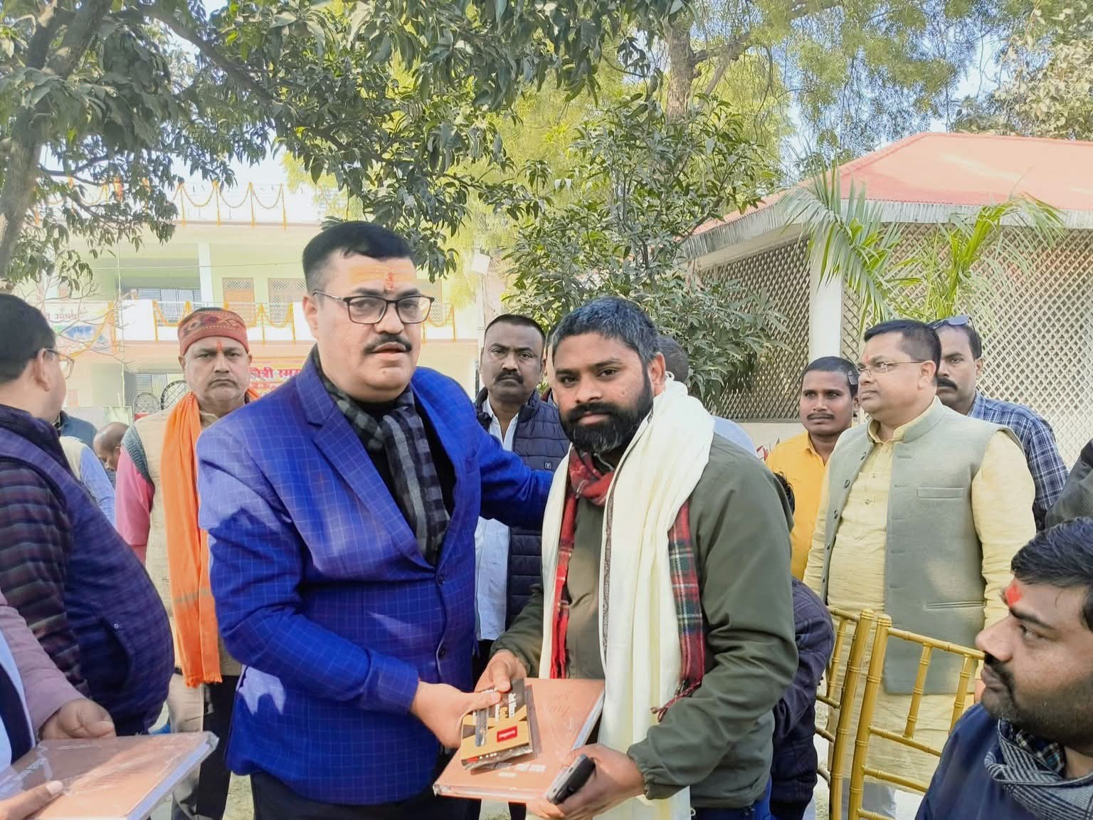 Handia Block Head Jyoti Yadav Distributes Warm Clothes to Needy