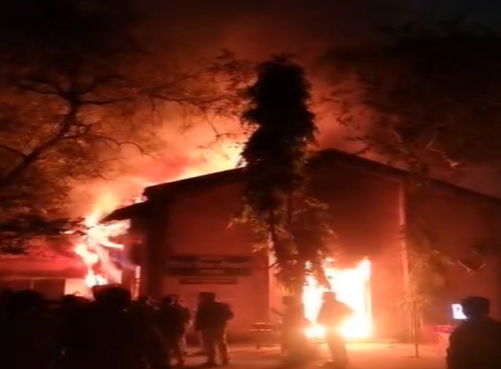 Raipur DEO Office Fire | Store Room Blaze Suspected Short Circuit
