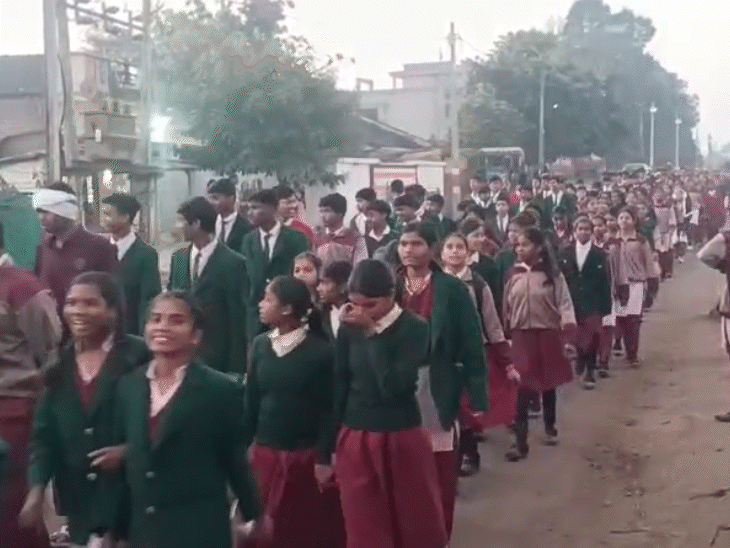 Harda Hostel Students Protest Bad Food, Walk 8km; Collector Stops