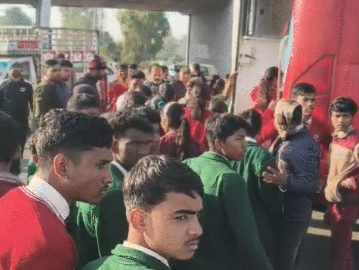 Harda Hostel Students Protest Bad Food, Walk 8km; Collector Stops