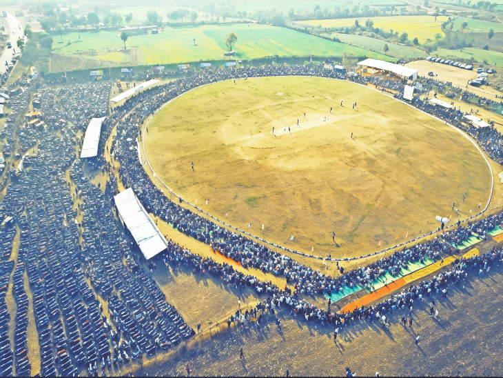 40,000 spectators encouraged the players in Raghogarh.