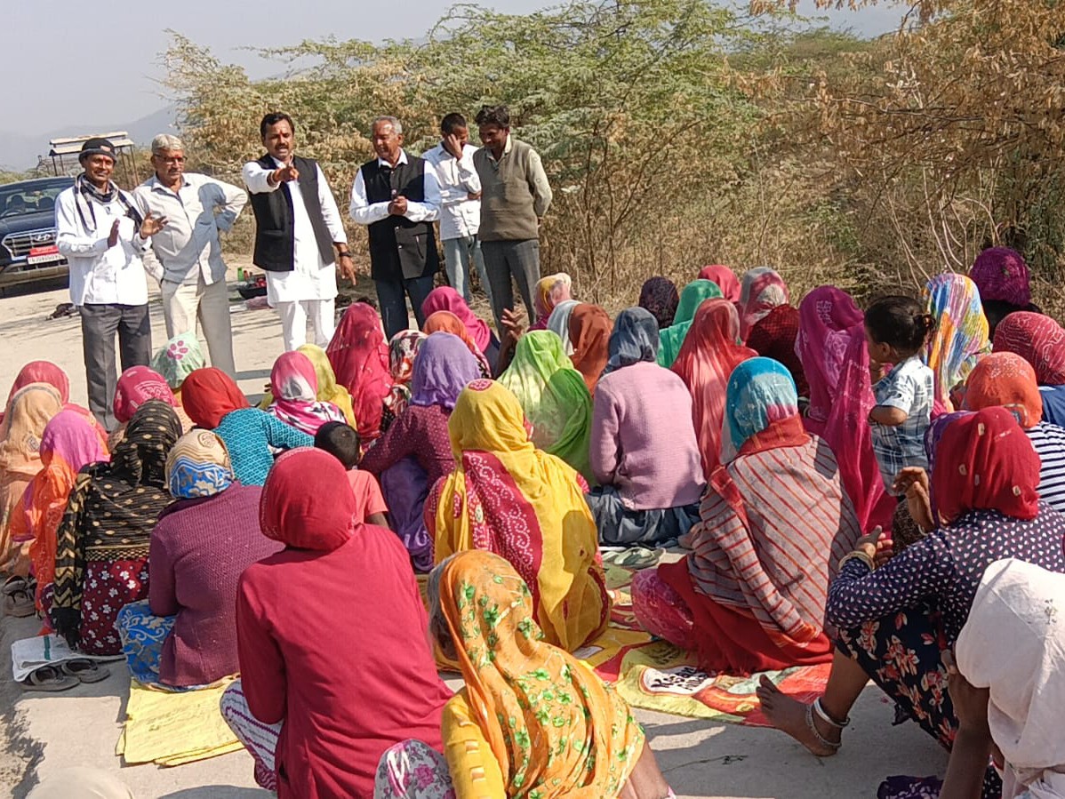 Abu Road Congress Leaders Dialogue with MGNREGA Workers