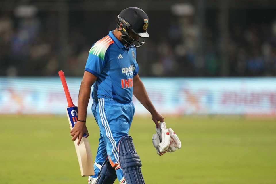 Watch| Virat Kohli jokingly pushes Daryl Mitchell out of field: Nitish ...