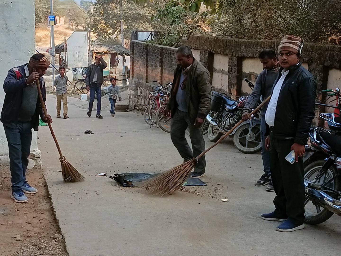 Kavi Block Swachh Bharat Mission Cleaners Work at Ram Sayya Temple