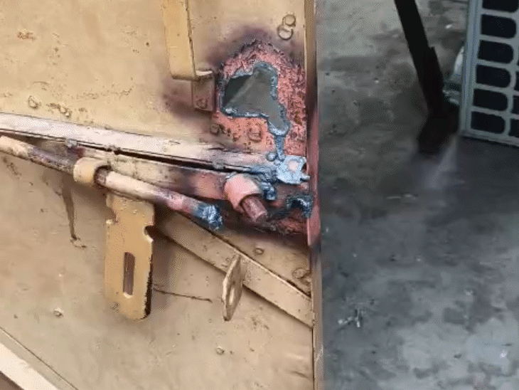 Morena Dacoity: Gold, Cash Looted; Transgenders Attacked