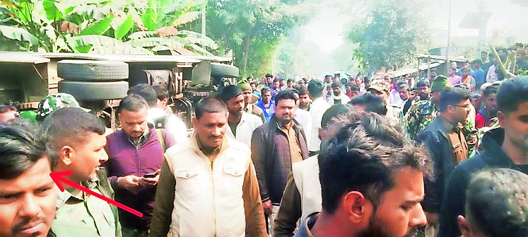 Youth injured in bus collision in Vibhutipur; mob overturns bus ...