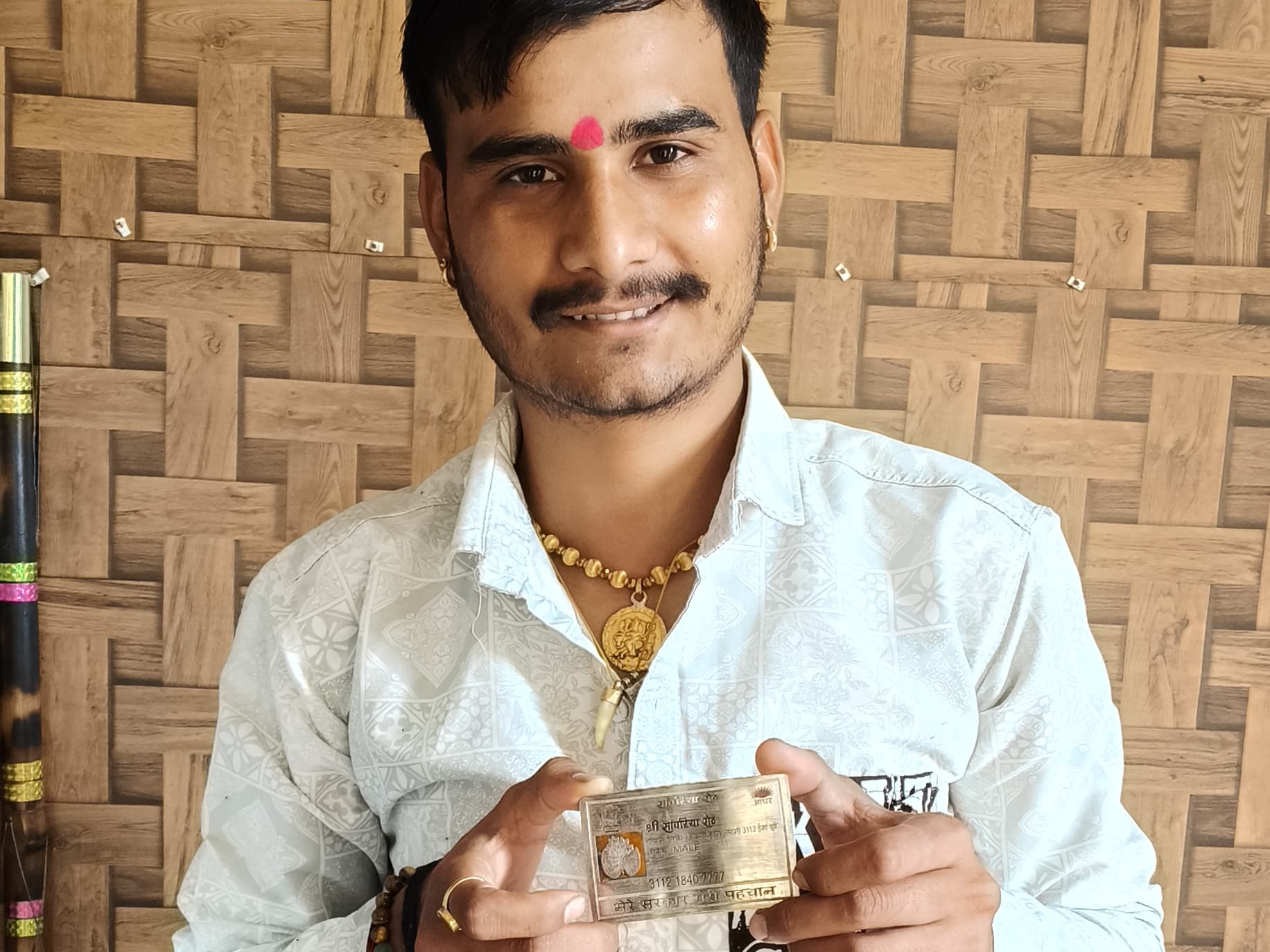 Silver Aadhar Card for Sanwariya Seth | Bhilwara Jeweler Showcases Emblem