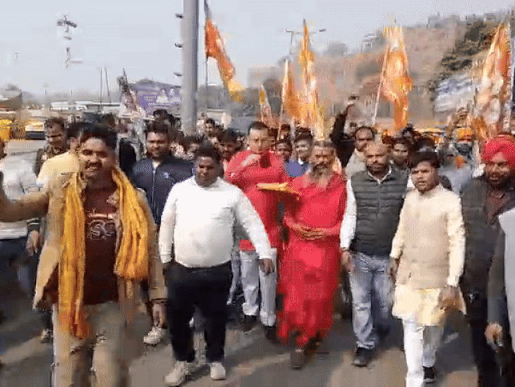 Agra Hindu Groups Protest Urs at Taj Mahal; Police Stop Shrine Attempt