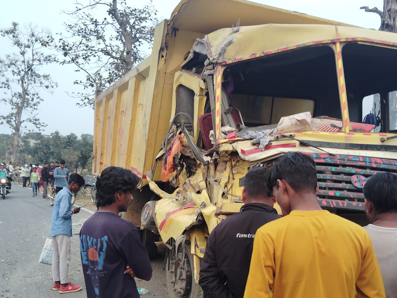 Balaghat Dampers Collision; Bike Riders Injured