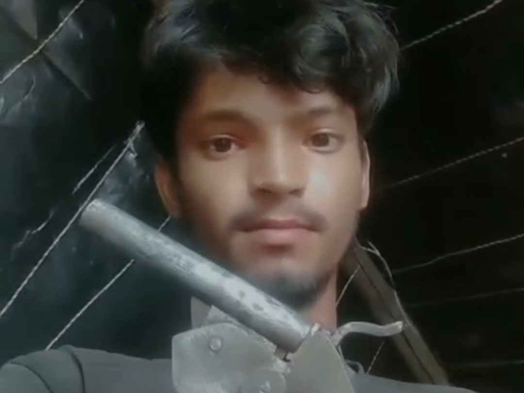 Bever Youth Arrested for Displaying Illegal Pistol Video | Uttar Pradesh