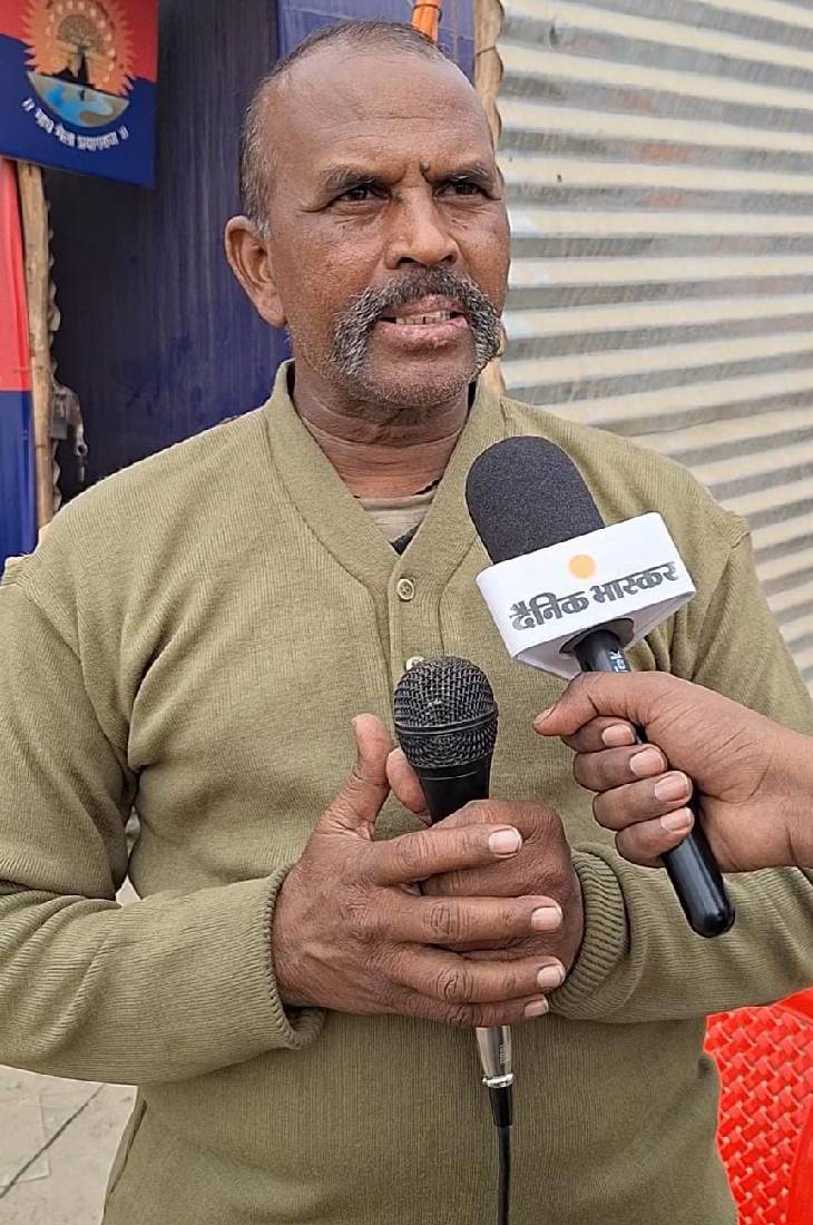 Prayagraj Home Guard Vimal Kumar Sharma Offers Free Service After ...