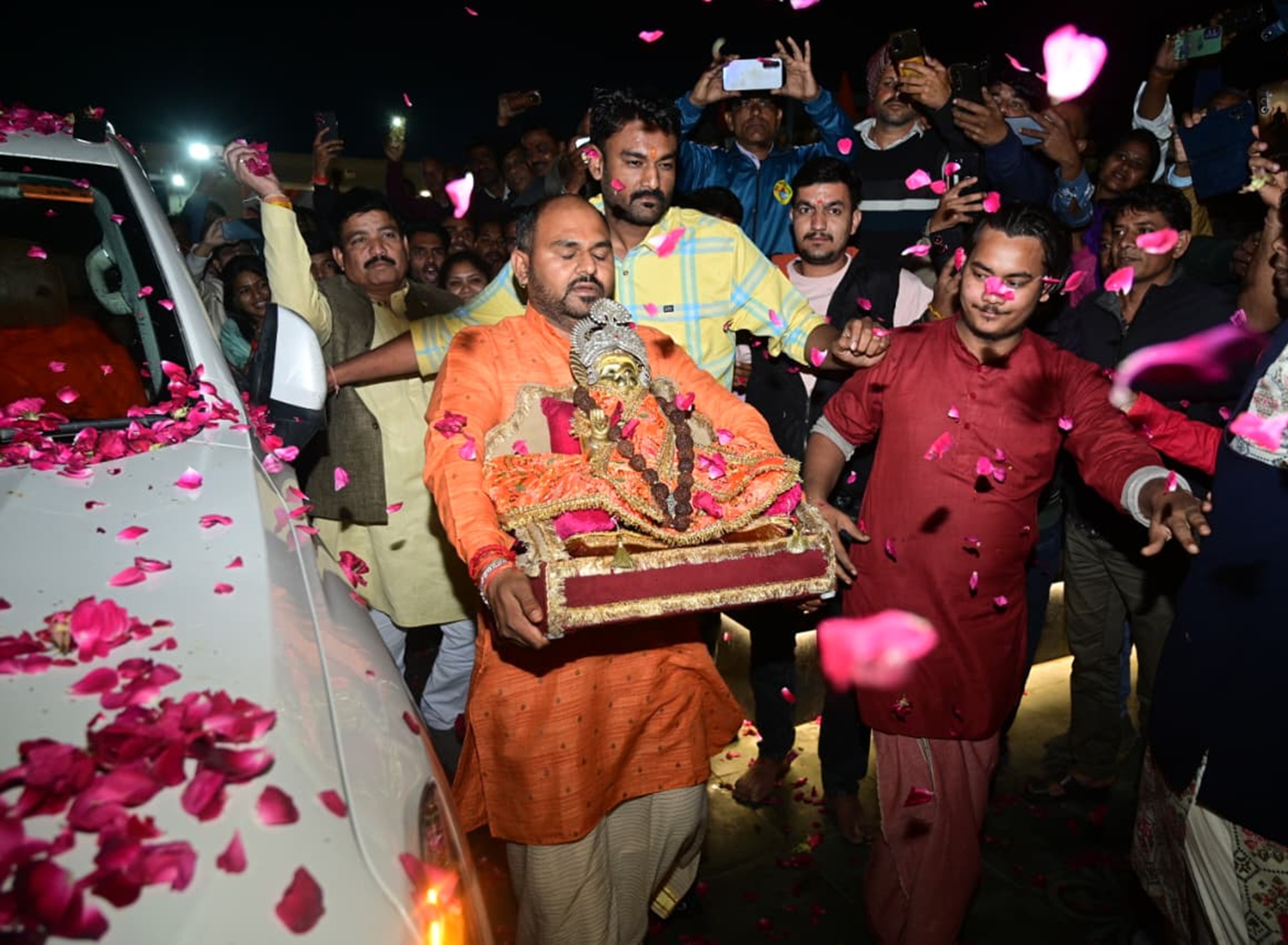 Peethadheeshwar Dhirendra Shastri of Bageshwar Dham will come today ...