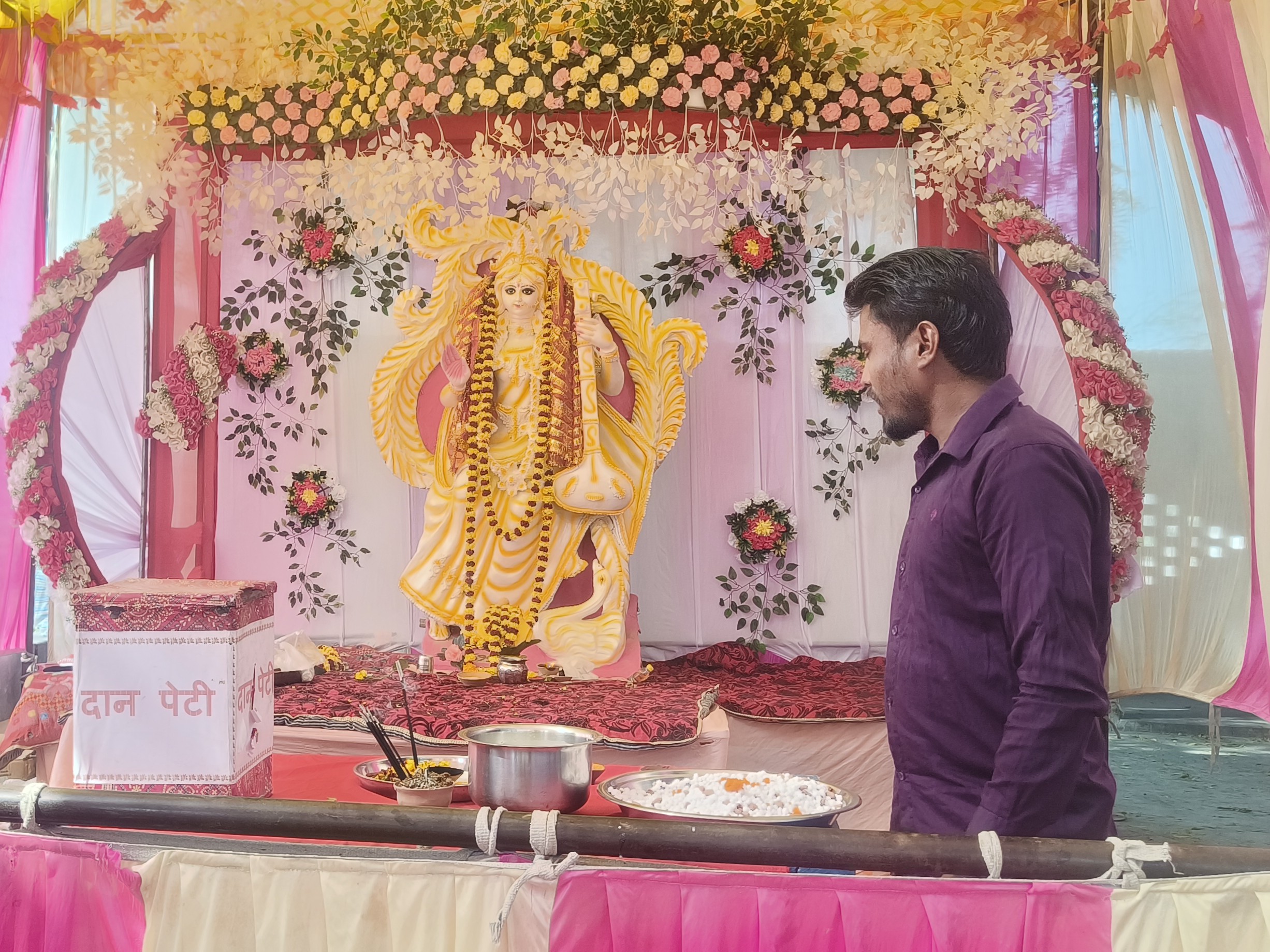 Barkhi Sharade Mata Darshan | Devotee Crowd Gathers