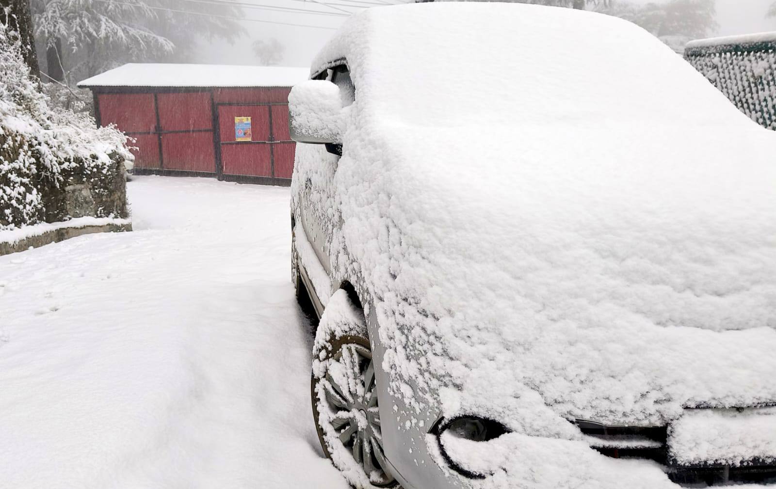 Shimla Snowfall: Tourists Enjoy Ridge; Snowstorm Ends Dry Spell