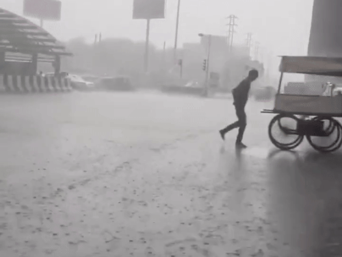 Gurugram Weather Update | Cold Winds & Rain Increase Chill | IMD Yellow ...