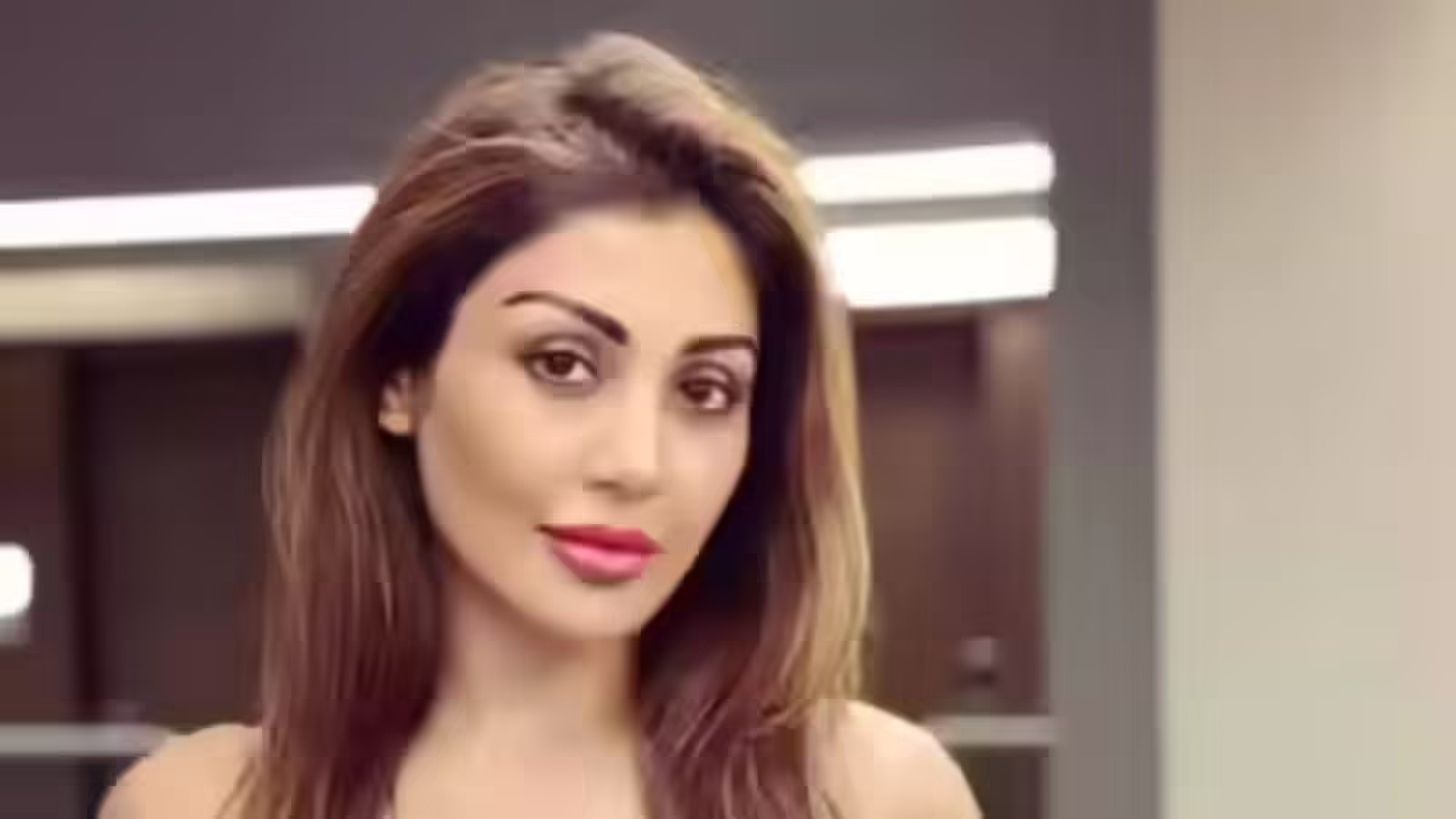 Rimi Sen Quits Acting | Bollywood Career Faded; Real Estate Dubai